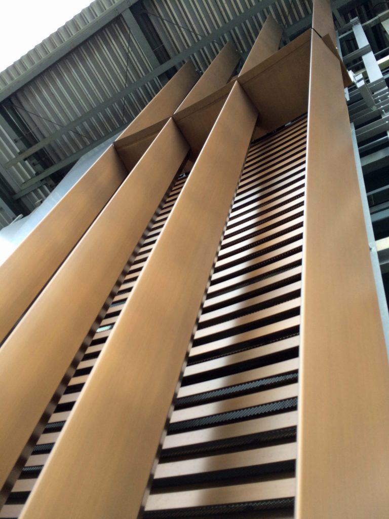 Bending | Technology | Metalwork KIKUKAWA | KIKUKAWA KOGYO